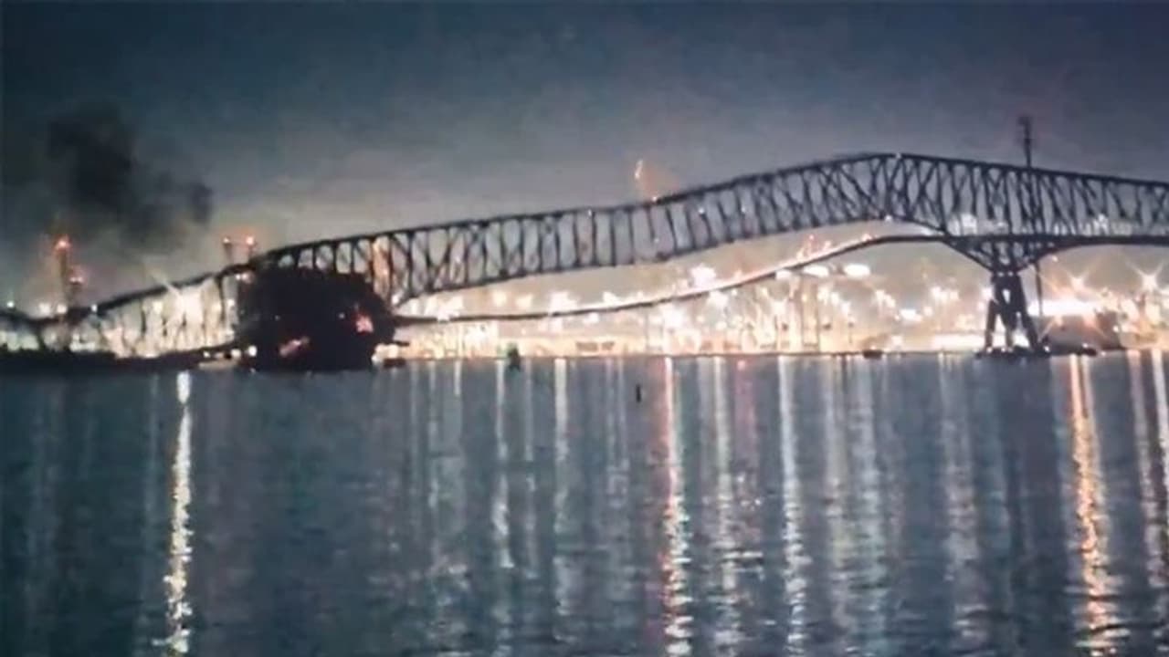 Francis Scott Key Bridge in Baltimore collapses after large boat ...