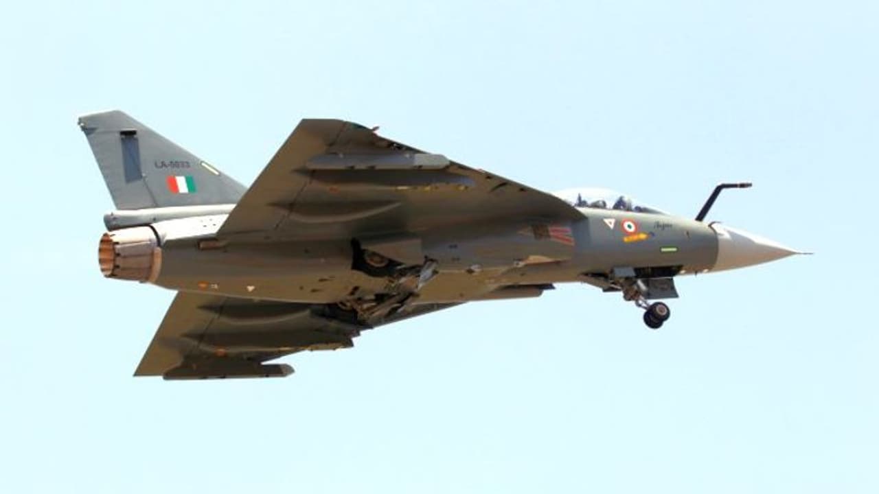 HAL's Light Combat Aircraft Mark 1A fighter makes maiden sortie (WATCH ...