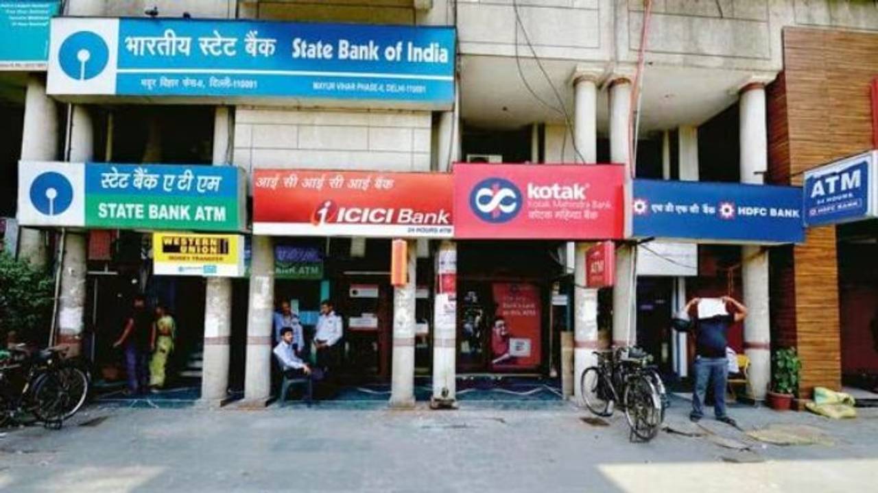 Banks Open 5 days a week from December; extended hours new timings and ...