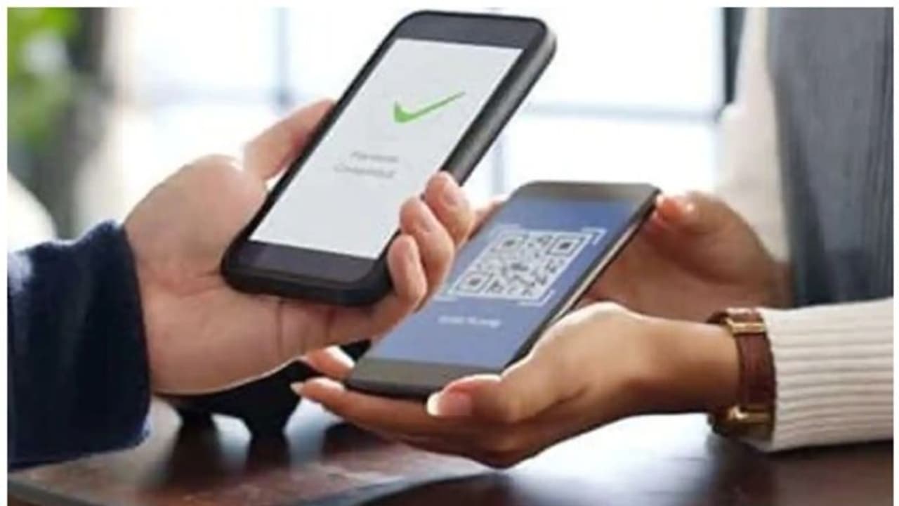 SCAM ALERT! How to identify fake QR codes before making payments ...