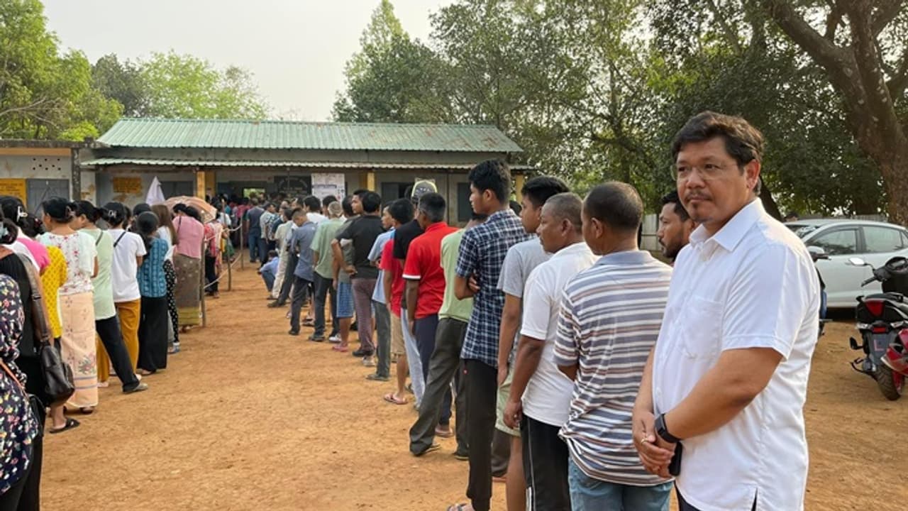 கொளுத்தும் வெயிலில் மயங்கி விழுந்து முதியவர் உயிரிழப்பு; திருத்தணியில் ...