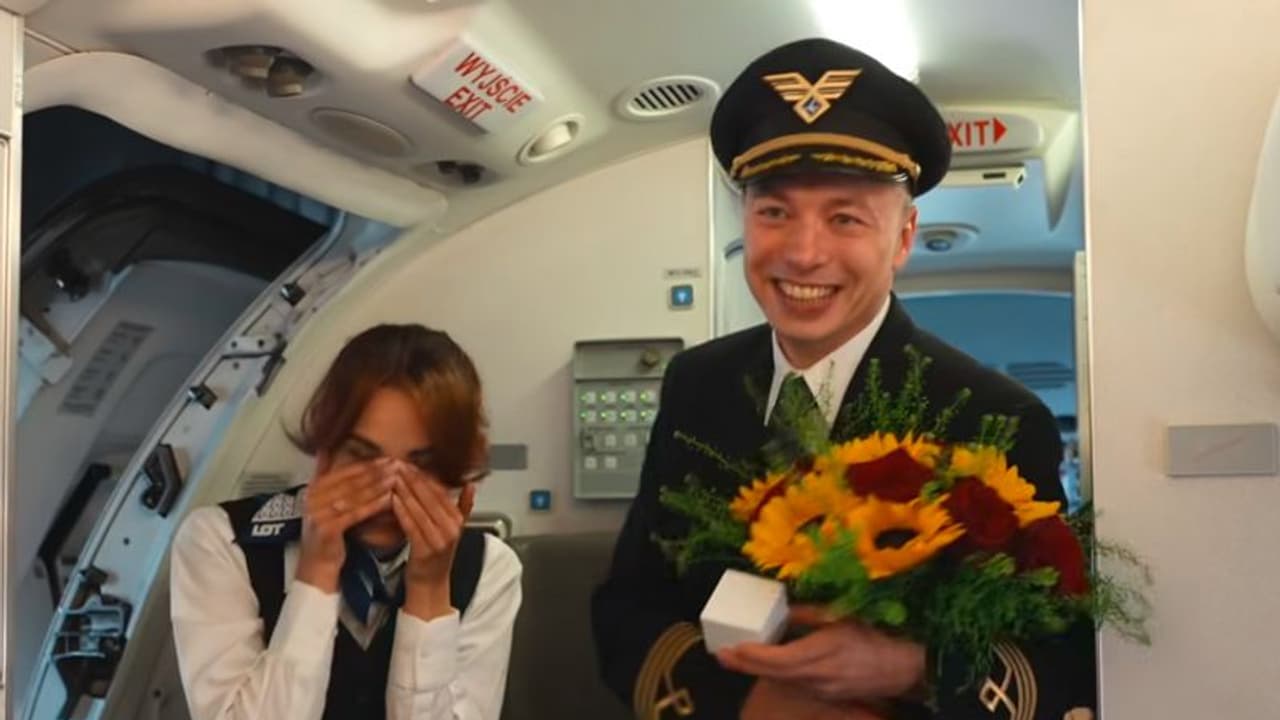 Flight captain proposal Airhostess Girlfriend in plane ವಿಮಾನದಲ್ಲಿ ...