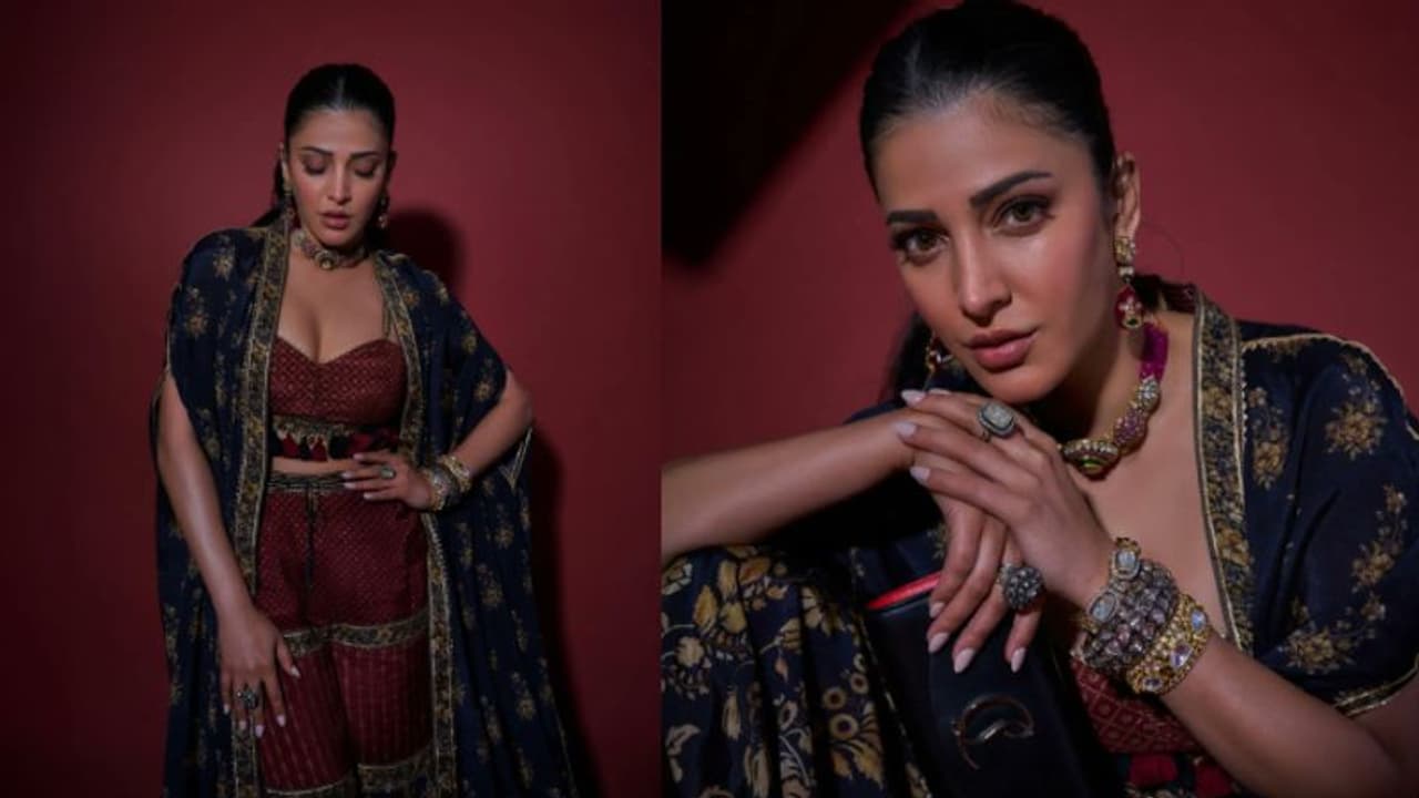 Shruti Haasan : பொன் நகை போர்த்திய வண்ண தேர்.. கவர்ச்சியில் மிளிரும் ...