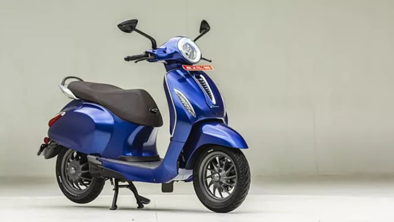 New Bajaj Chetak : ഒറ്റ ചാർജ്ജിൽ 150 കിലോമീറ്റർ ഓടും, ക്യാമറയി ...