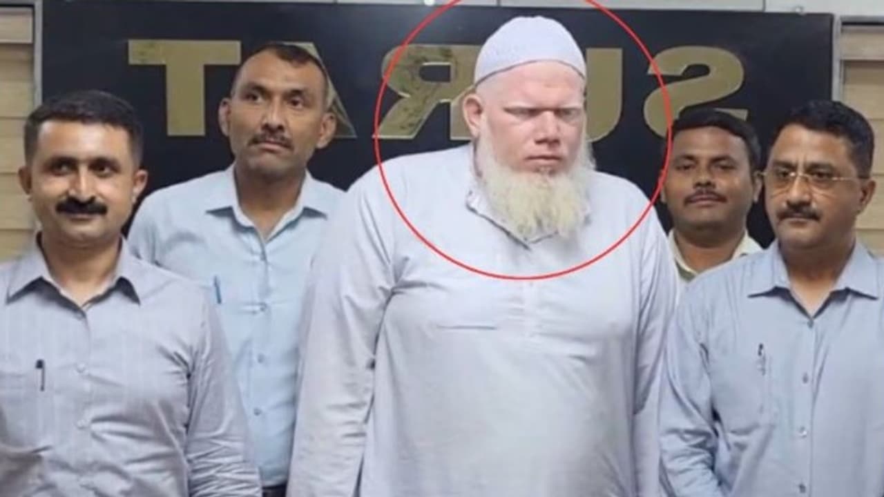 हिन्दू नेताओं की हत्या की रच रहा था साजिश, सूरत से आरोपी मौलवी गिरफ्तार ...