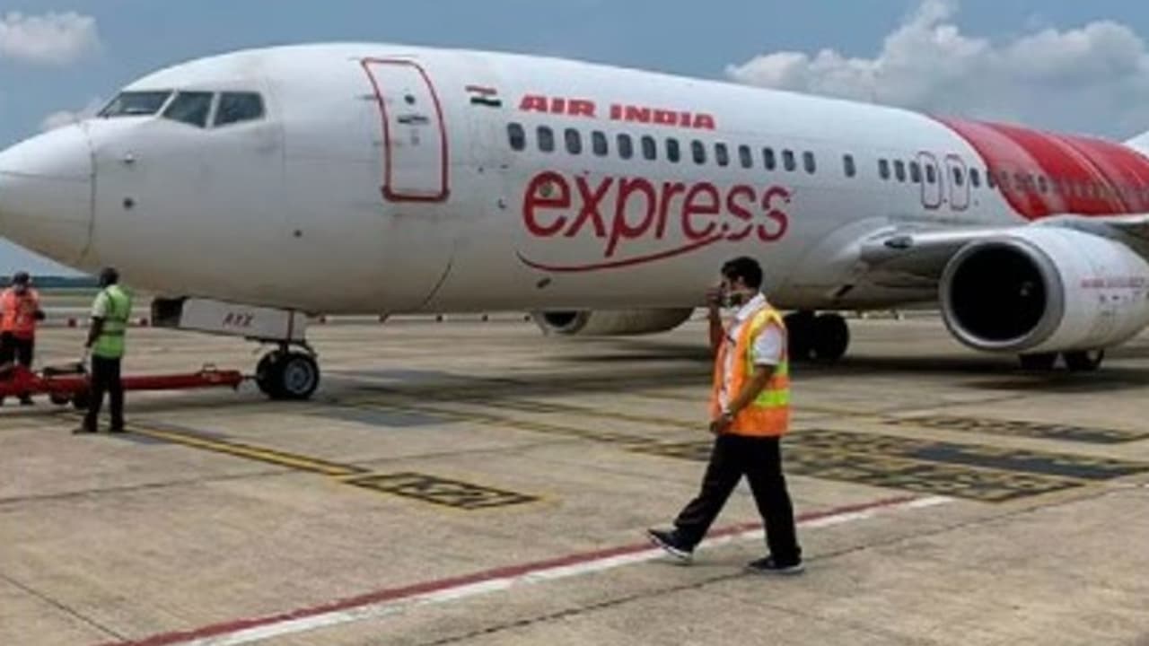 ಹೇಳದೇ ಕೇಳದೇ Mass Sick Leave ಹಾಕಿದ Cabin crewಗೆ Terminate ಮಾಡಿದ Air ...