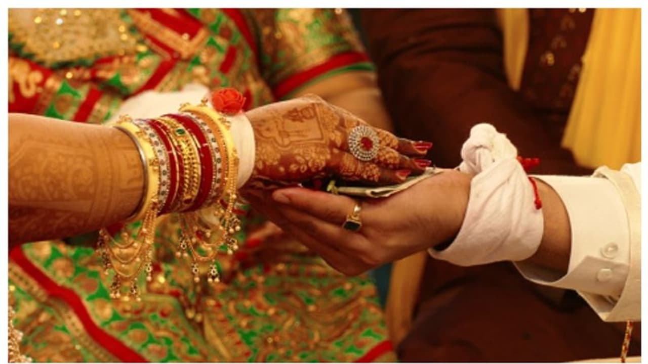 Matrimonial Ad for Spirit Groom: 30 വര്‍ഷം മുമ്പ് മരിച്ച മകള്‍ക്ക് ...