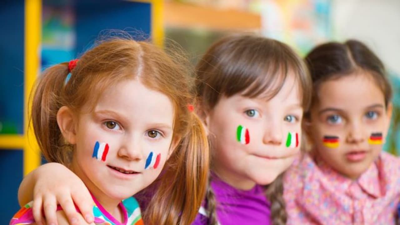 Parenting Tips by Dutch kids ಯಾವಾಗಲೂ ಇಲ್ಲಿ ನಗ್ ನಗ್ತಾ ಖುಷಿಯಾಗಿರ್ತಾರಿಲ್ಲಿ ...