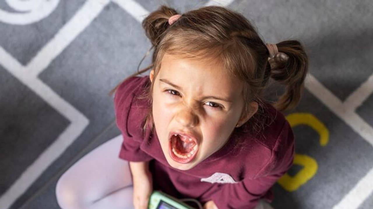 A Guide for Parents: How to handle your child’s tantrums | A Guide For ...