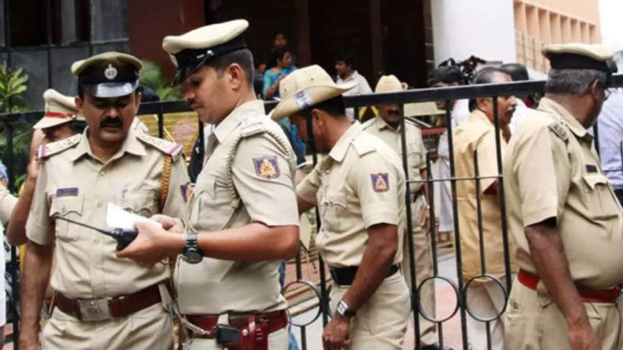 ಹೈಟೆಕ್ ಆದ ಬೆಂಗಳೂರು ಪೊಲೀಸರು, ಆಂತರಿಕ ಸಂವಹನಕ್ಕೆ ಹೊಸ ಆ್ಯಪ್! | Bengaluru ...