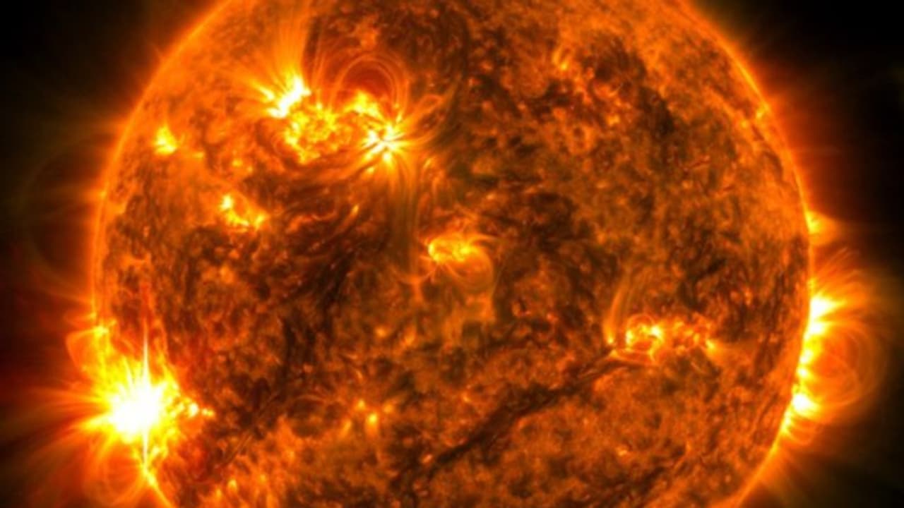 NASA Issues Warning About Impending Strong Solar Storm, Might Cause ...