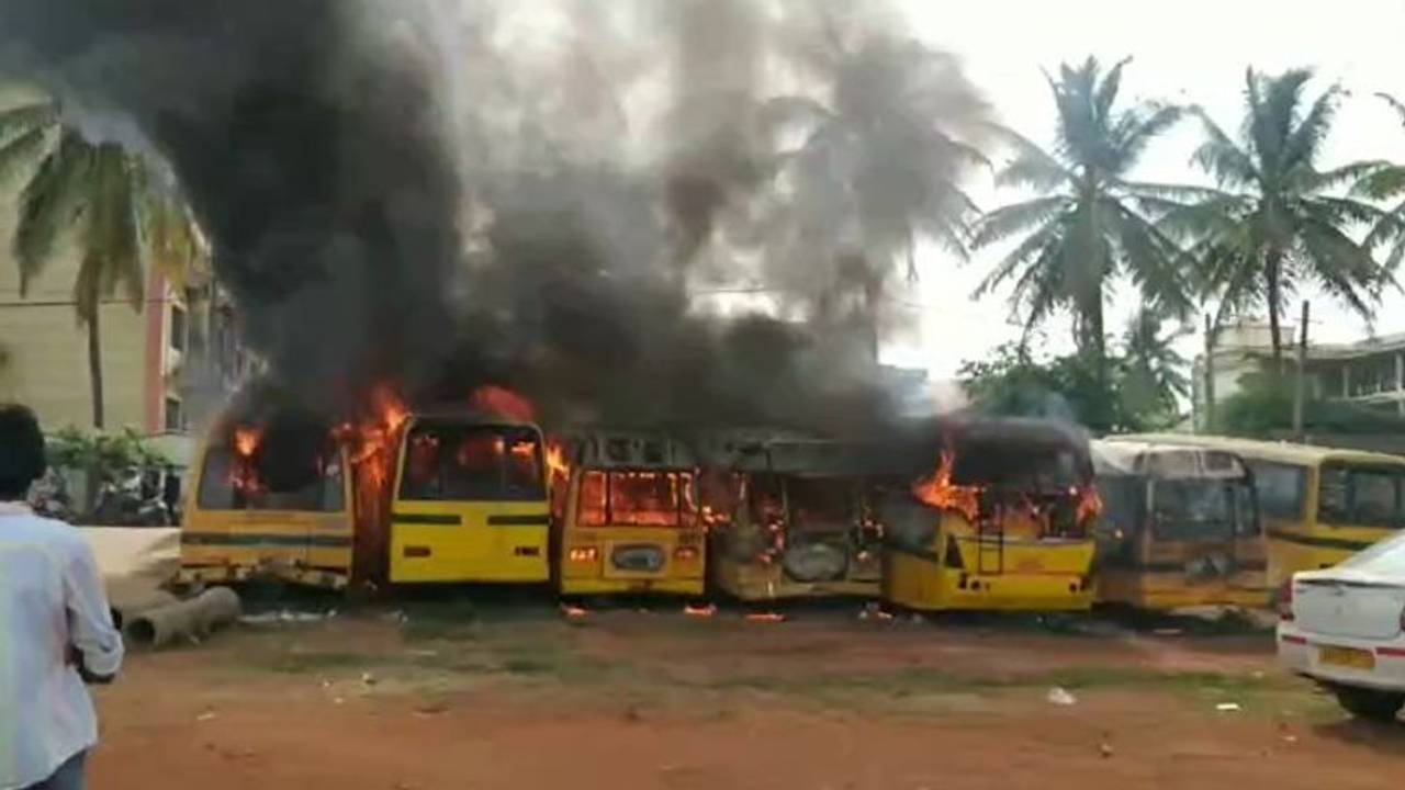 BREAKING: 5 buses catch fire near nursing home at Hegganahalli cross in ...