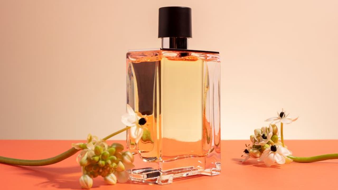 Apply Perfume like a Pro: 5 Simple tips to make your perfume last ...