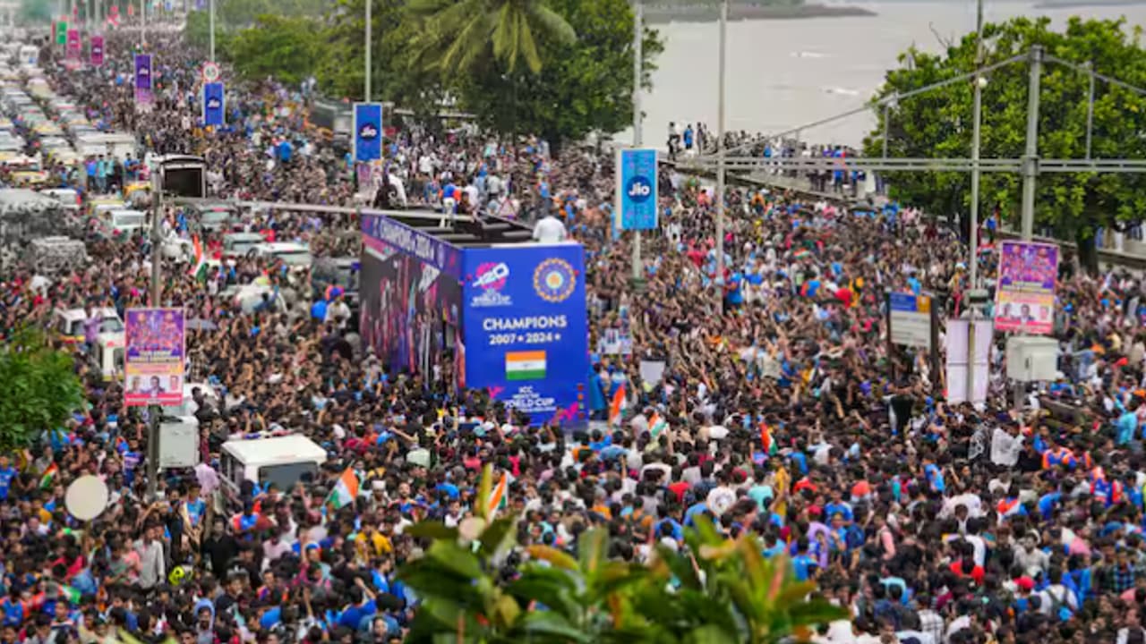 Team India Victory Parade in Mumbai : टीम इंडियाच विजयोत्सवासाठी मुंबईत ...