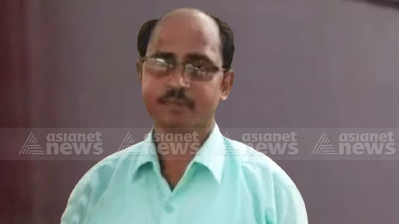 ഹാത്രസ് ദുരന്തം: ഭോലെ ബാബയുടെ അടുത്ത അനുയായി ദേവ് പ്രകാശ് മധുക്കറിനെ ...