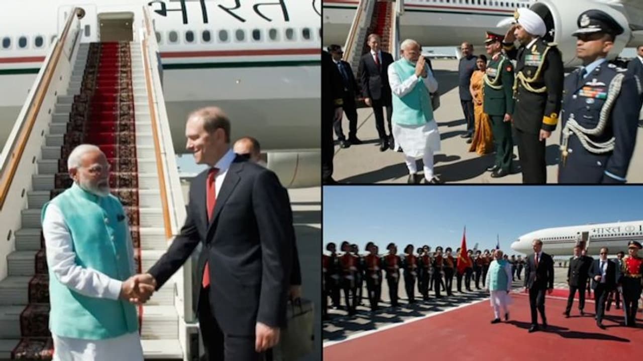 Modi in Moscow: Jubilant Indian diaspora, dancers dancing to Bollywood ...