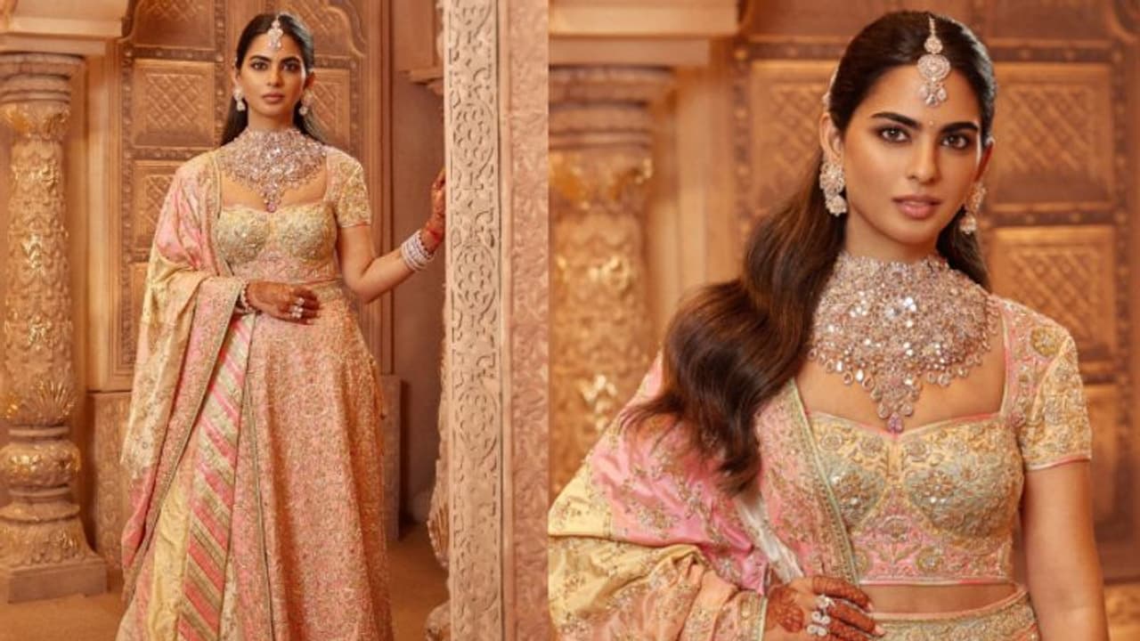 Isha Ambani looks ELEGANT as she wears rangkat ghagra for brother Anant ...