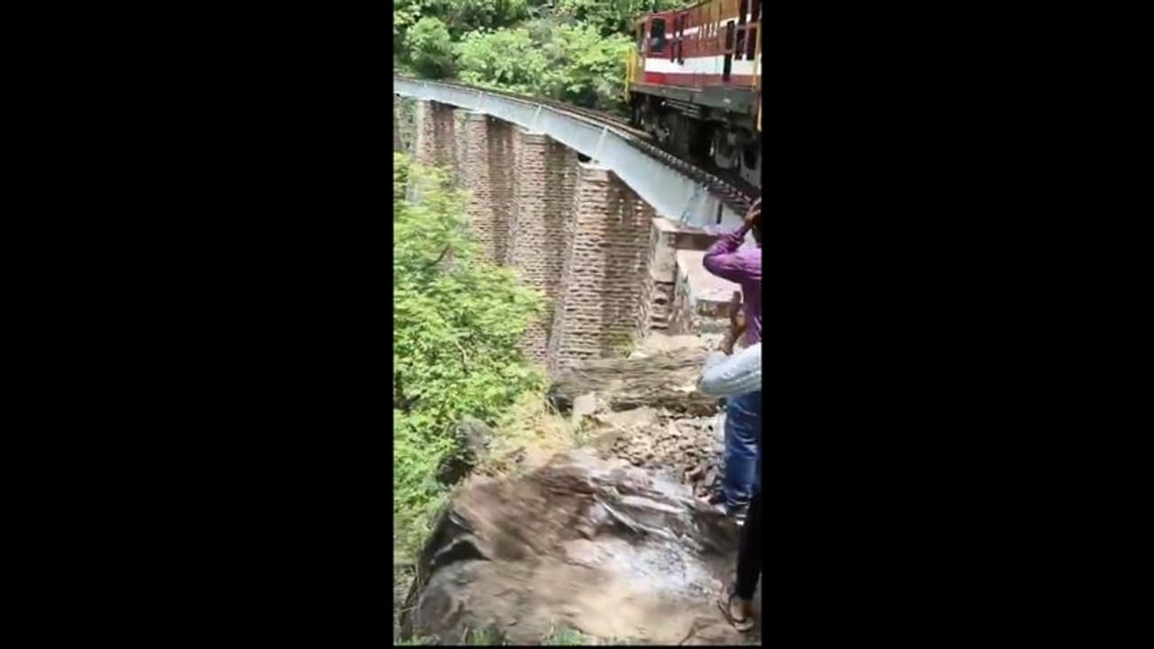 Photo Shoot Video: எல்லை மீறும் போட்டோ சூட் கிரியேட்டிவிட்டி? 90 அடி ...