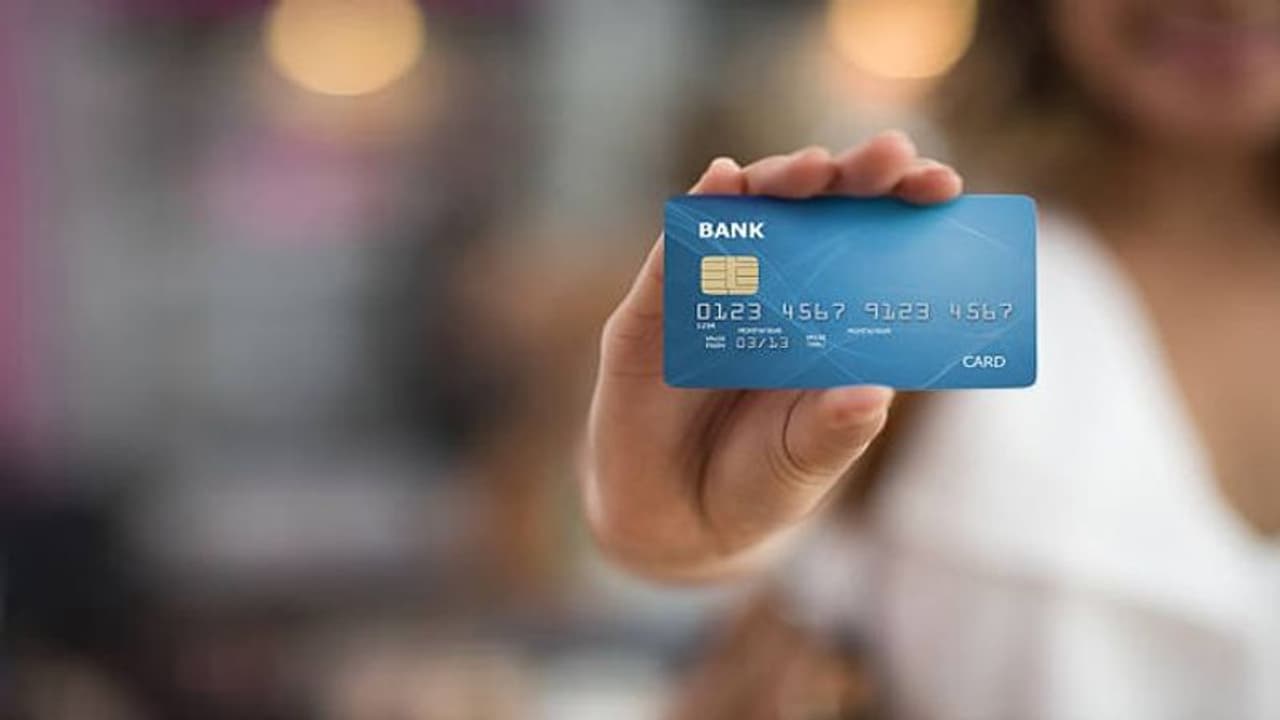 Credit card basics REVEALED! 13 tips to use it wisely and avoid debt ...