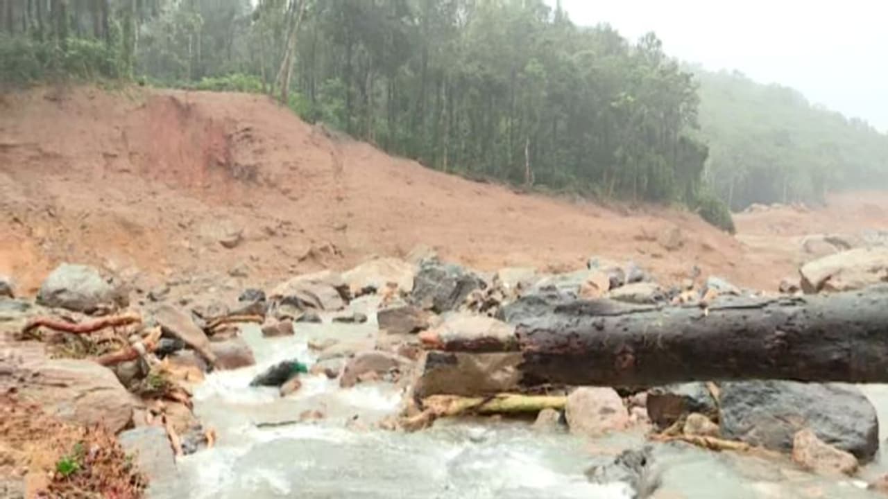 wayanad landslides Heavy rain in disaster area rescuers back from ...