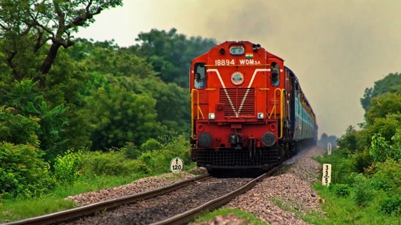 Indian Railways: ನಿಮ್ಮ ಟಿಕೆಟ್‌ನಲ್ಲಿರುವ H1, H2 ಮತ್ತು A1 ಕೋಚ್‌ ಮಾರ್ಕಿಂಗ್ ...