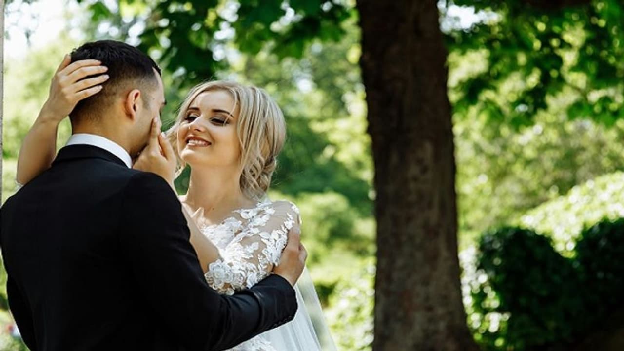 Couple sends 'you're not invited' wedding cards to family members ...