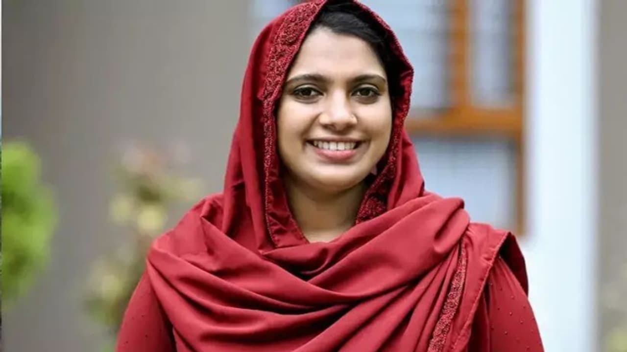 നാൽപതിൽ 32 വോട്ടും നേടി നിദ ഷഹീർ, ഏറ്റവും പ്രായംകുറഞ്ഞ നഗരസഭാ ചെയര് ...