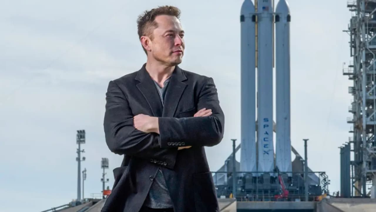 SpaceX's ambitious plan: First Starship to Mars in 2026, crew Mission ...