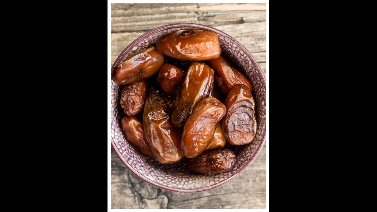 ఖర్జూరాలను రోజూ తింటే ఏమౌతుందో తెలుసా? | Health Benefits Of Eating ...