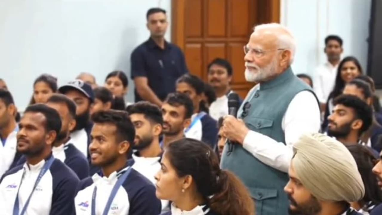 PM Narendra Modi With Paris Olympics Games Medal Winners ಪ್ಯಾರಿಸ್ ...