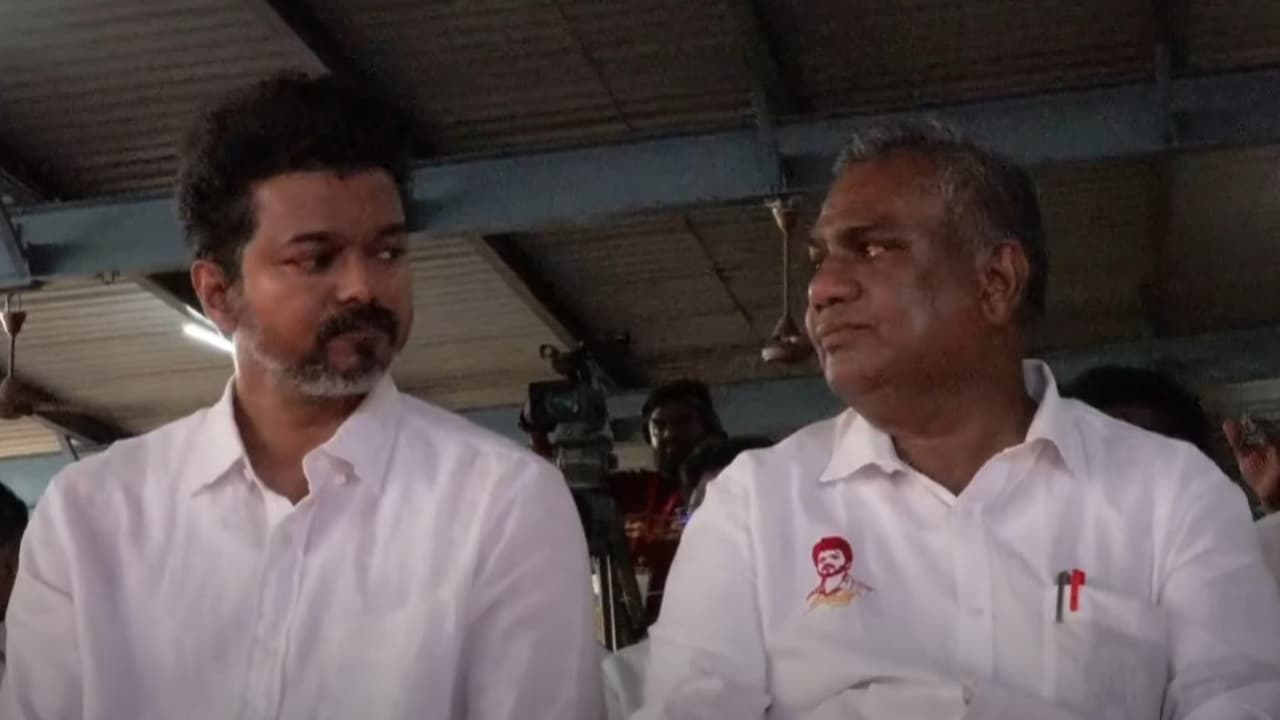 புஸ்ஸி ஆனந்தால் தவெகவில் வெடித்த கலகம்..! விஜய்யின் 'தளபதி'க்கு எதிராக ...
