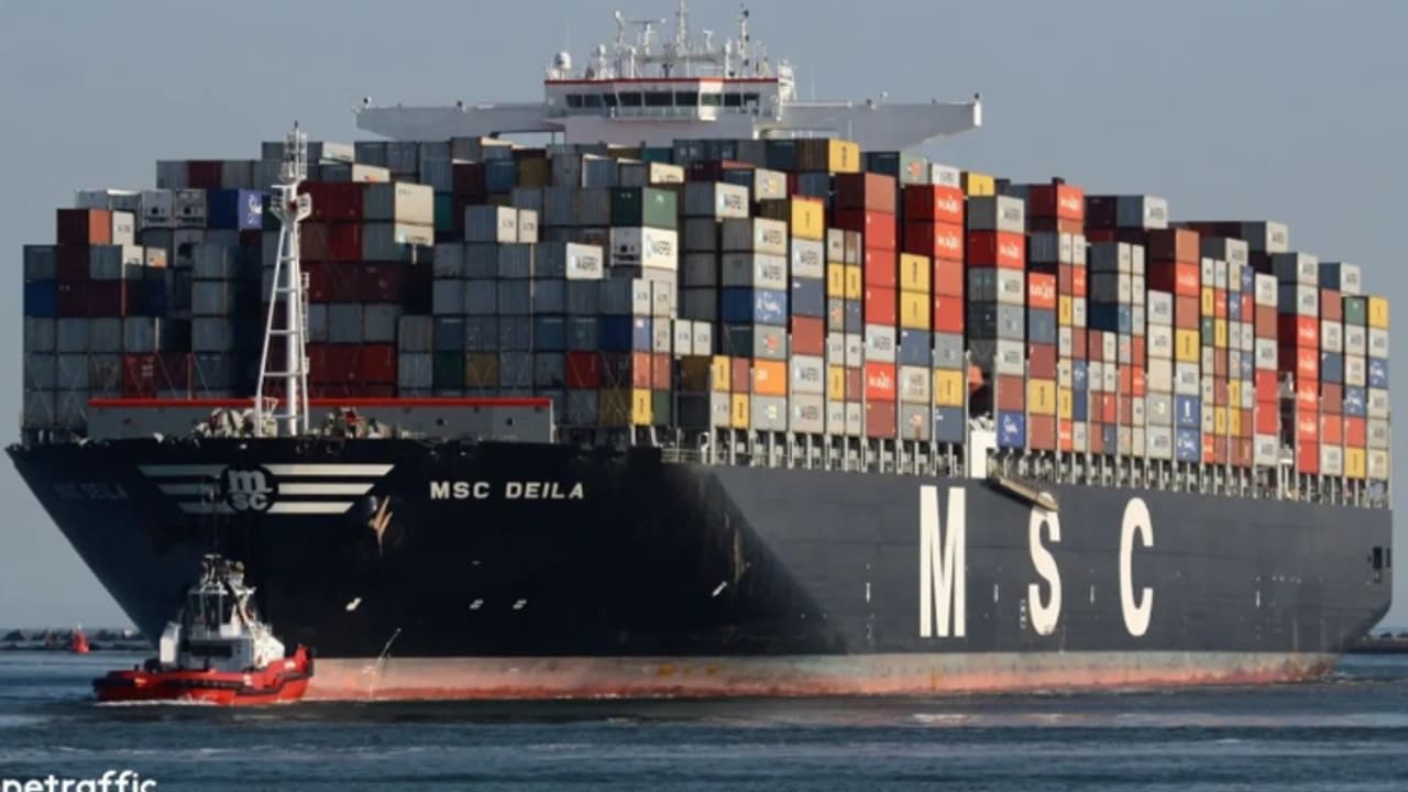 One of the Largest Motherships with Capacity to Carry 13,988 containers ...