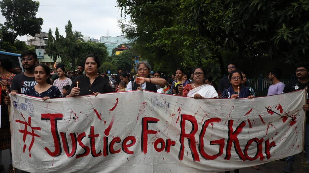 Delhi doctors join Kolkata rape-murder protests with hunger strike ...