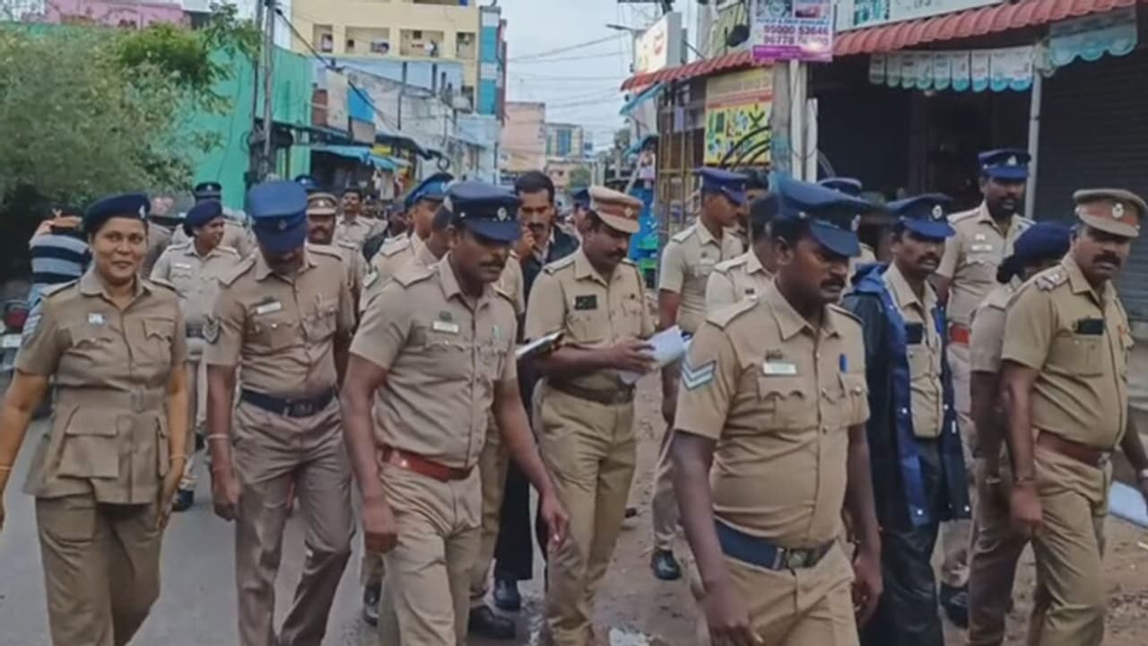 Private colleges Hostels: அதிகாலையில் பகீர்! பிரபல தனியார் கல்லூரியில் ...