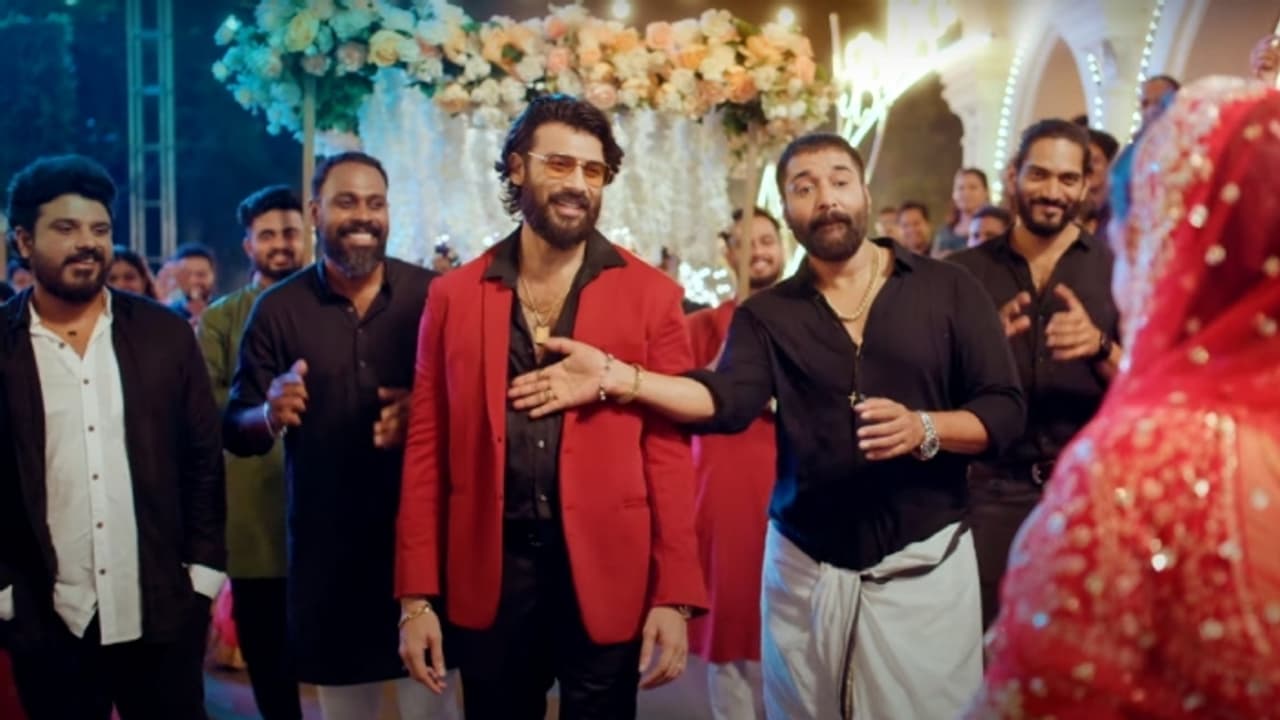 കളര്‍ഫുള്‍ സോംഗുമായി 'ബാഡ് ബോയ്‍സ്'; ഒമര്‍ ലുലു ചിത്രത്തിലെ ഗാനമെത്തി ...