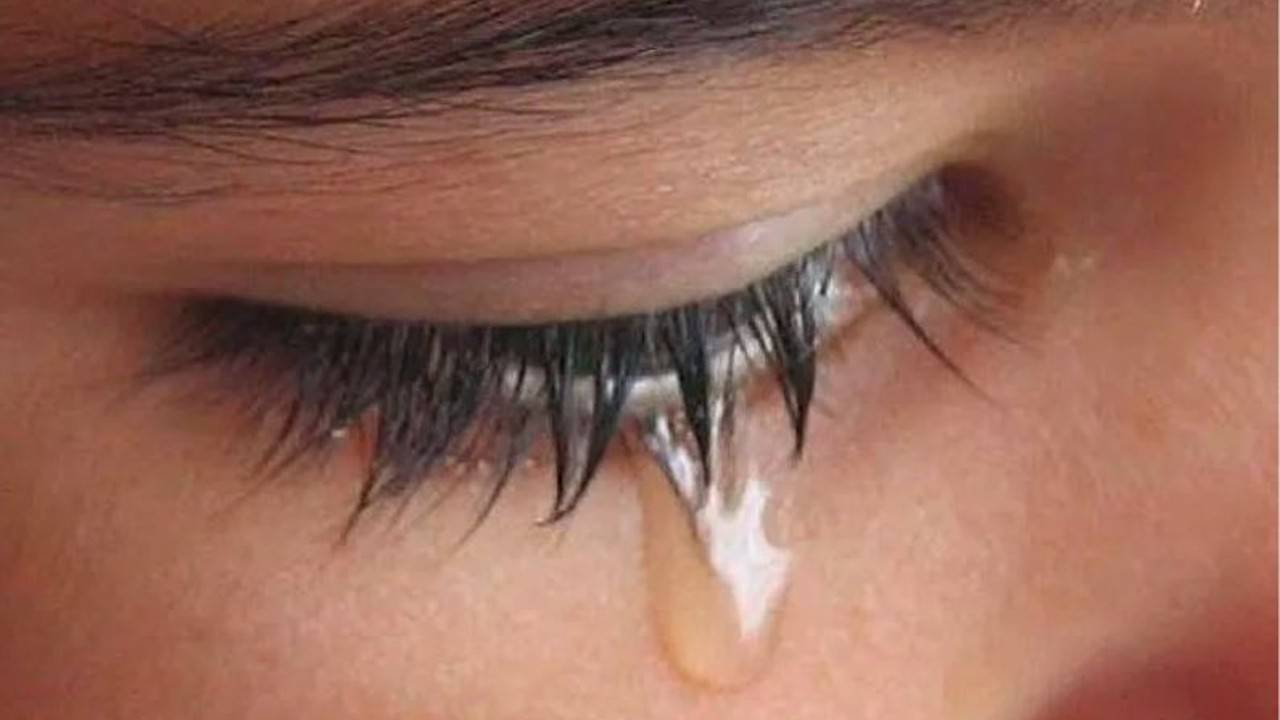 The Science Behind Final Tears Why do tears come in a persons eyes ...