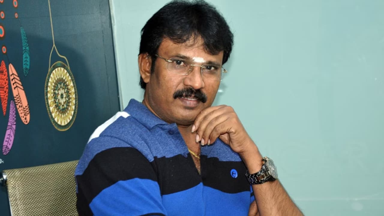 Director Perarasu Songs : "மொத்த தமிழ்நாடும் ஒரே பாட்டில்" ஸ்பாட்டில் ...