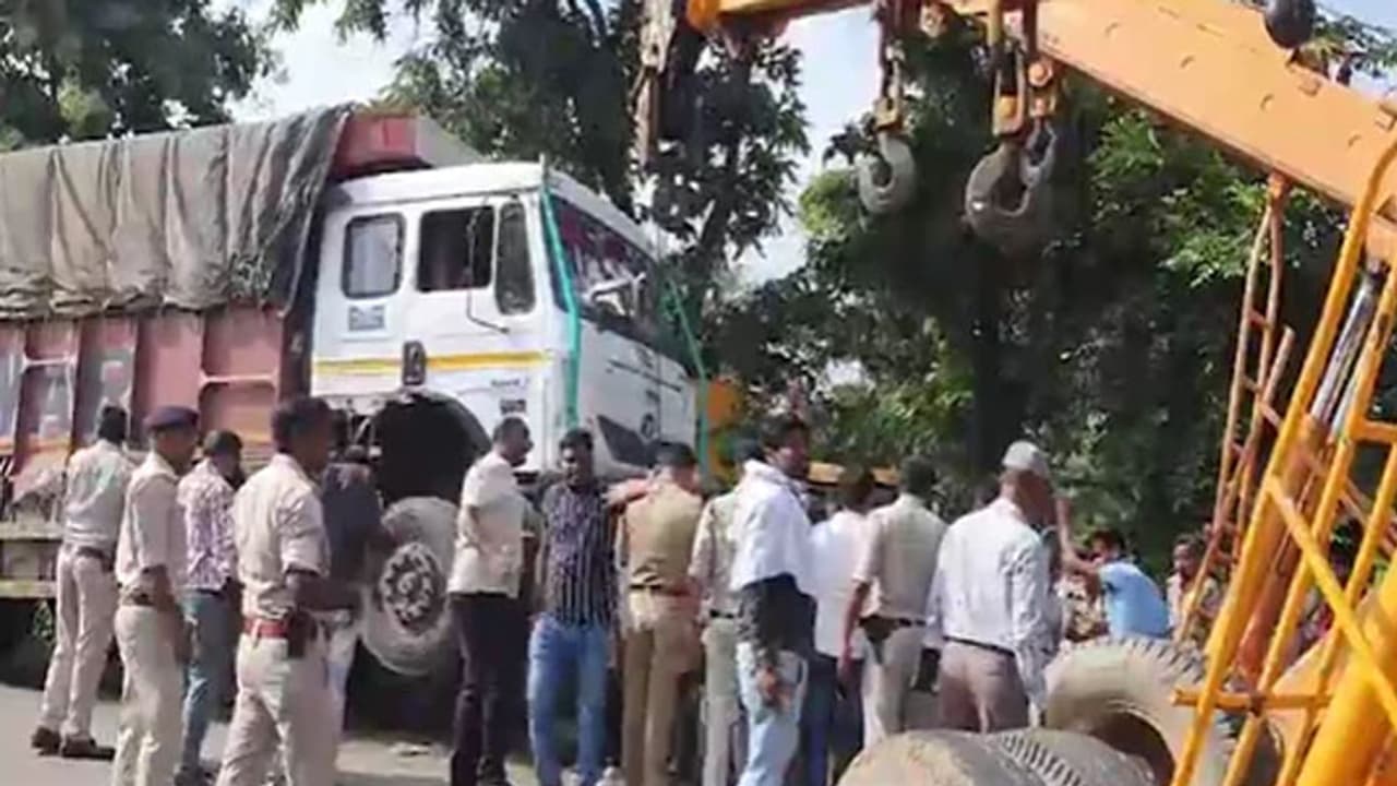 MP में भीषण सड़क हादसा: 7 लोगों की स्पॉट पर मौत, एक गलती से खत्म पूरा ...