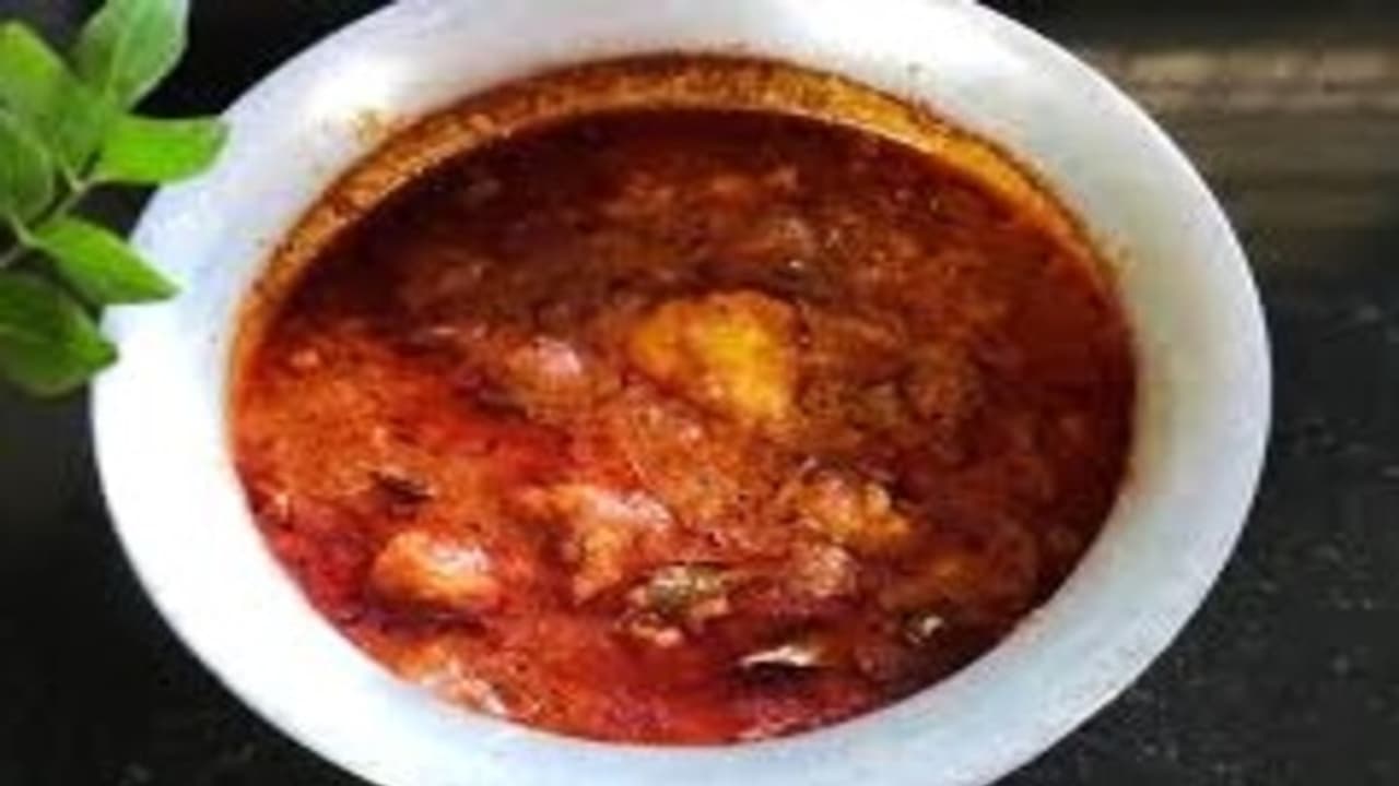 Karunai Kilangu Kara Kulambu Recipe In Tamil : சுவையான காரக்குழம்பு ...