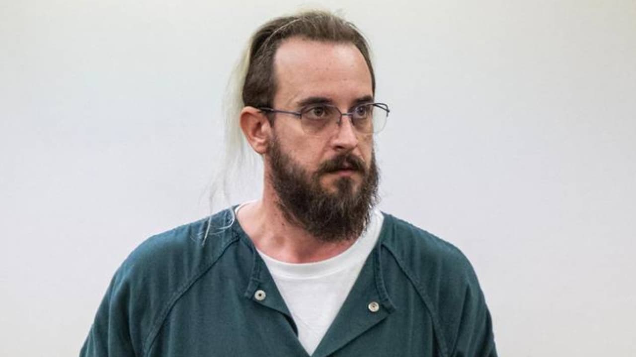 Man accused of cutting his wifes throat is found dead at his south Fort ...