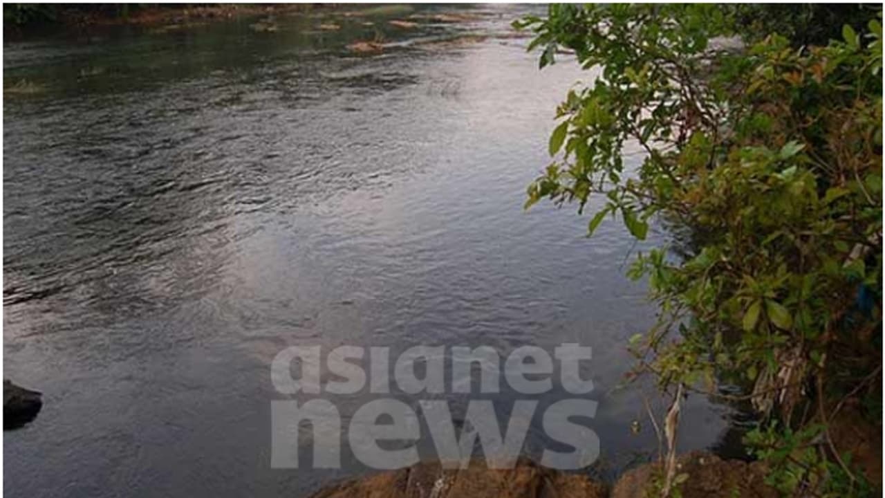 Water level Manimala River dangerously high officials alert ‌ അപകടകരമാം ...