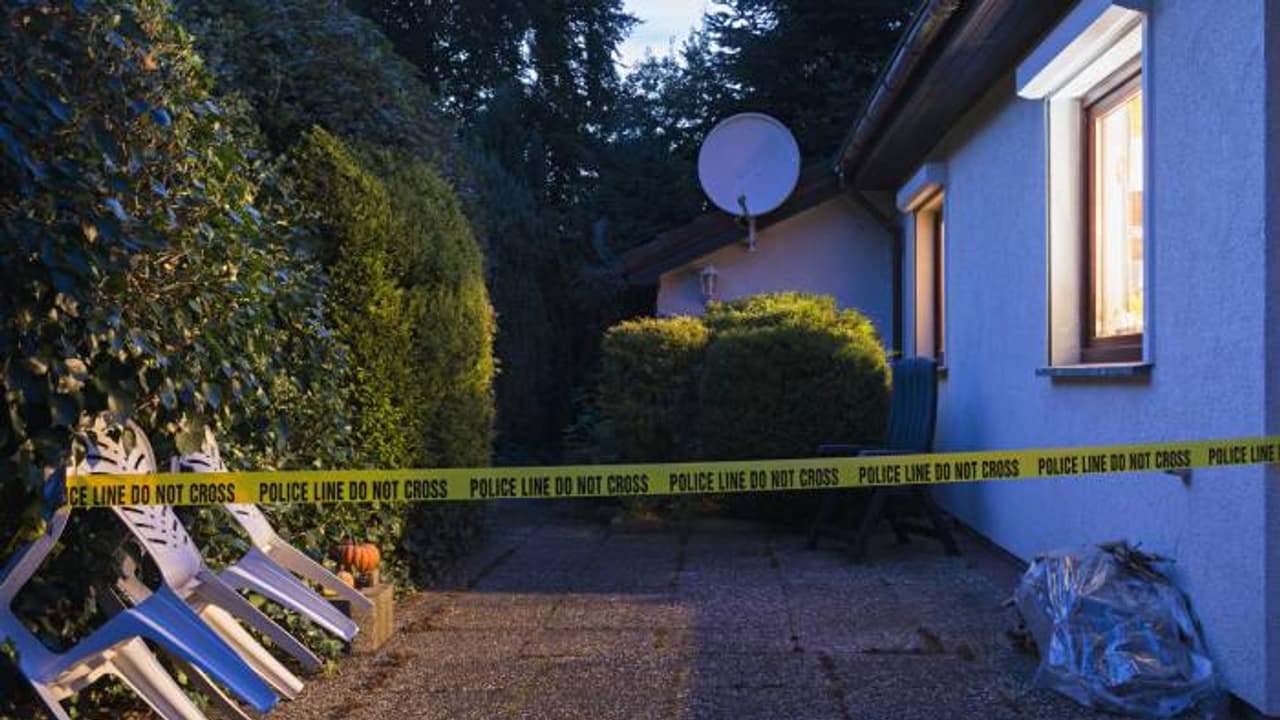 ഫ്രീസറിൽ 16 -കാരിയുടെ തലയും കൈകളും, വീടുവിറ്റത് പെൺകുട്ടിയുടെ അമ്മ ...