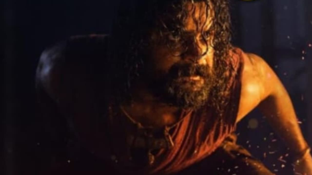 Ajayante Randam Moshanam collection: അജയന്റെ രണ്ടാം മോഷണം കര്‍ണാടകയിലെ ...