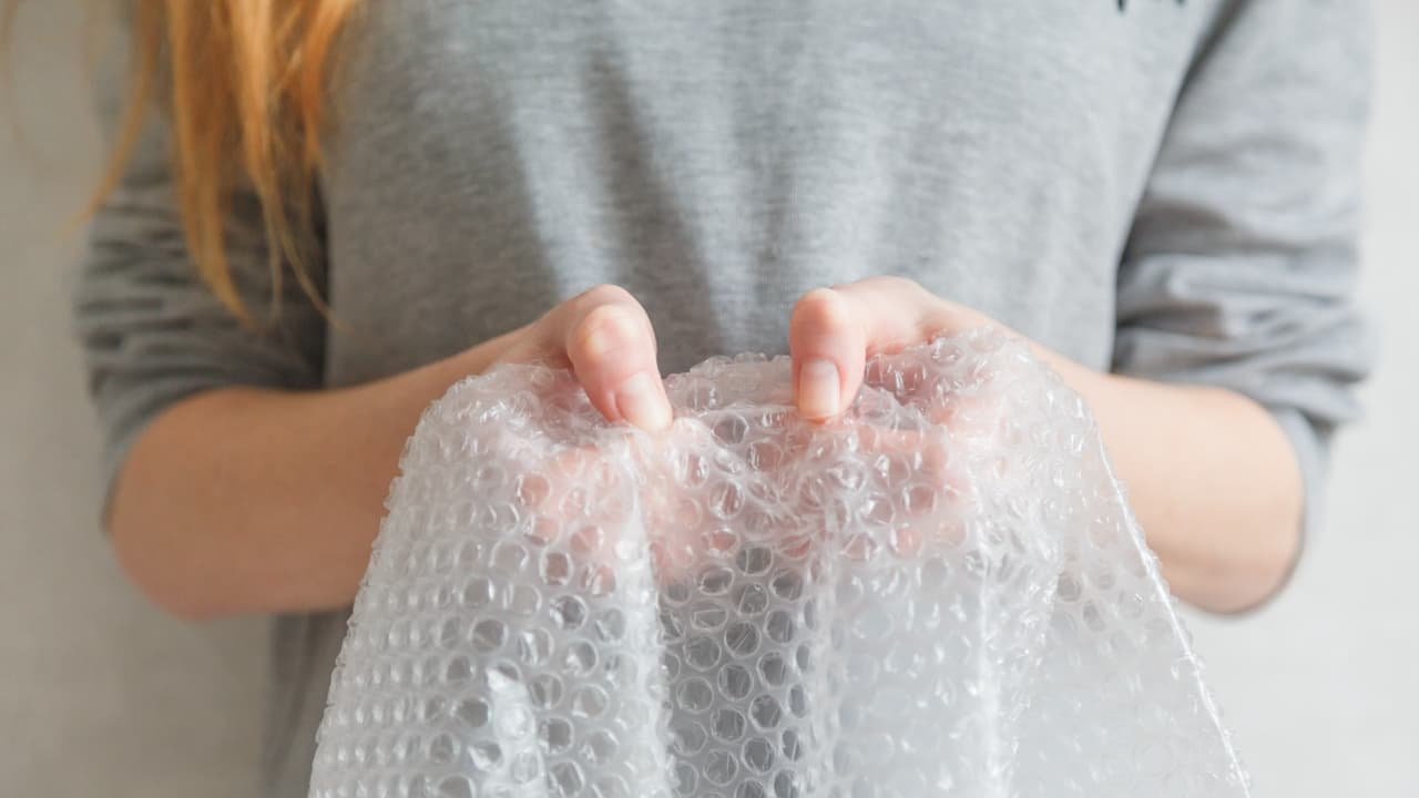 Know how popping bubble wrap can help you relieve stress | Asianet Newsable