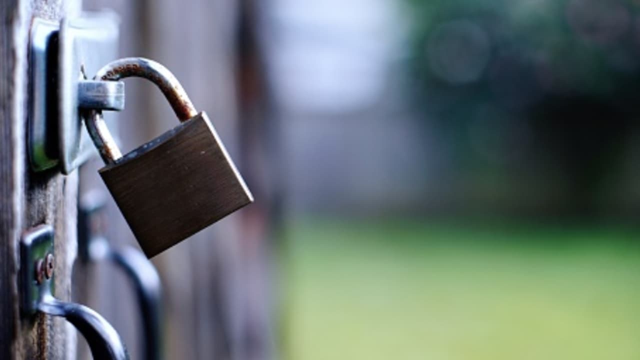 History Of Locks | உலகின் முதல் பூட்டு சாவி எப்போது உருவானது? யார் ...