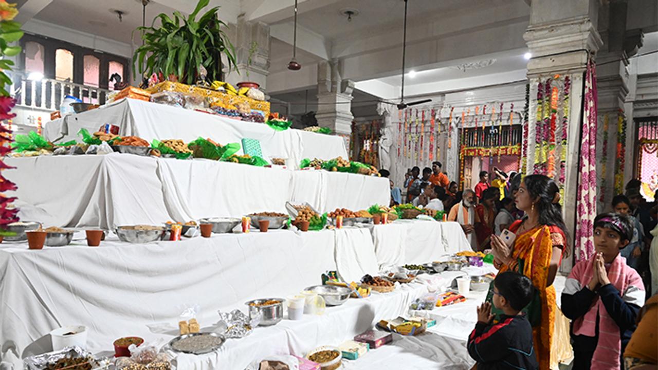 Annakoot 2024: कब है अन्नकूट, क्यों मनाते हैं ये उत्सव, कैसे शुरू हुई ...