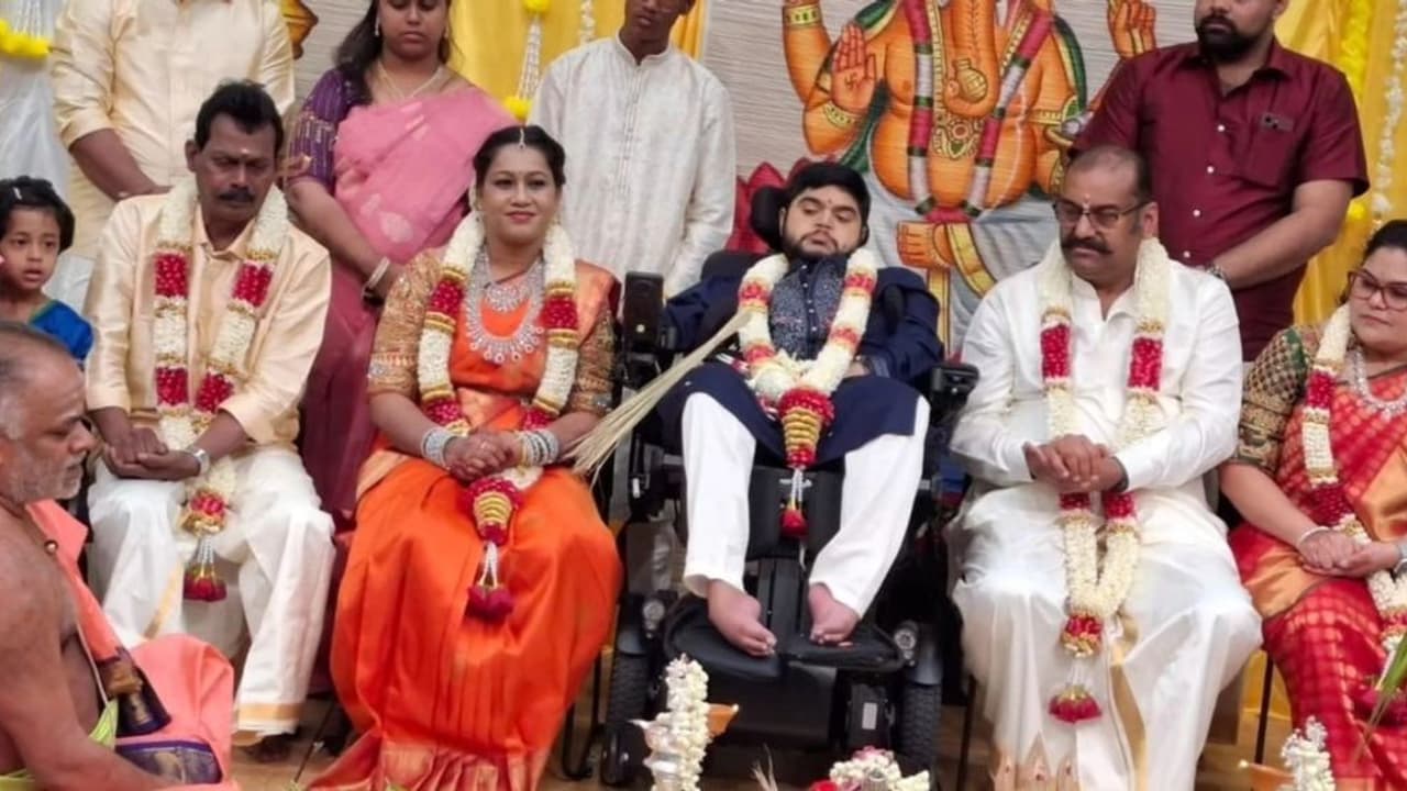 Actor Napoleon son Marriage Dhanoosh weds Akshaya : திருநெல்வேலி பொண்ணை ...