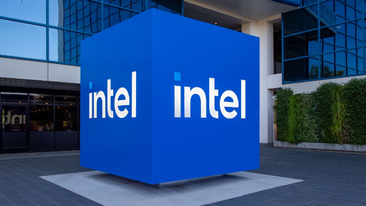 Intel Secrets Leaked to Microsoft: AI Engineer Varun Gupta Gets $34,000 ...