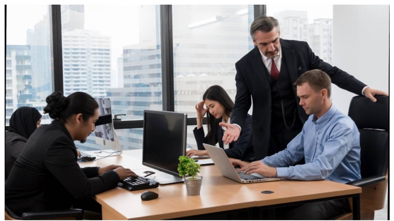 7 career-killing mistakes: How to stay professional at work | Asianet ...