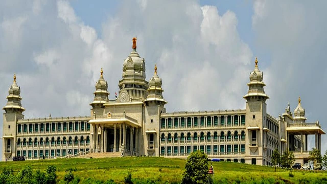 Karnataka Assembly Passes Lake Buffer Zone Amendment Bill Amid BJP Walkout | Asianet Newsable